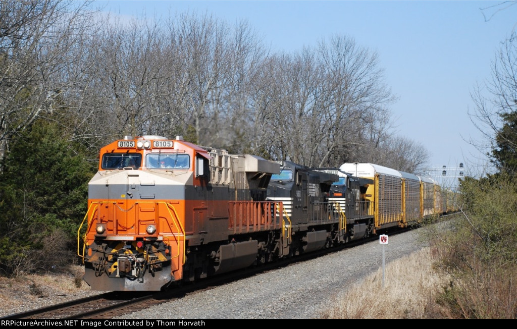 NS 8105 leads NS 33A off of MAIN 1 on to MAIN 2 @ CP SULLY